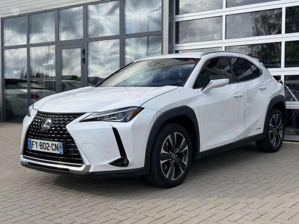Lexus UX 250h 2021 Viļņa vietnē Balts Lexus UX 250h 2021 Viļņa, ar dzinēja tilpumu 1.99 L un nobraukumu 92 tūkst. km par 23000 €, foto 3 vietnē AUTOMOTO.COM.LV