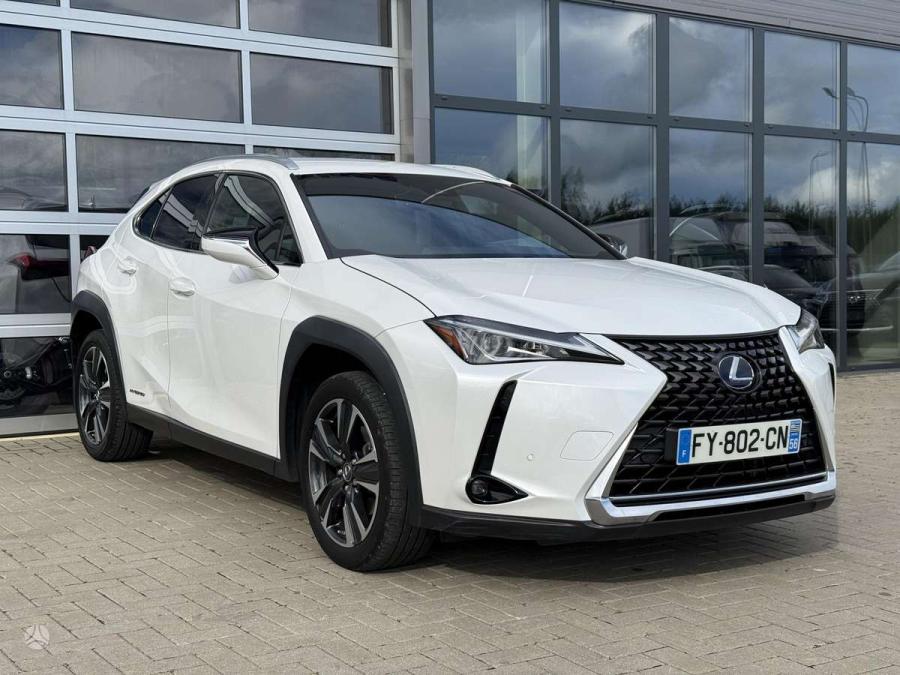 Balts Lexus UX 250h 2021 Viļņa, ar dzinēja tilpumu 1.99 L un nobraukumu 92 tūkst. km par 23000 €, foto 5 vietnē AUTOMOTO.COM.LV