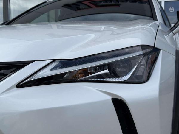 Lexus UX 250h 2021 Viļņa vietnē Balts Lexus UX 250h 2021 Viļņa, ar dzinēja tilpumu 1.99 L un nobraukumu 92 tūkst. km par 23000 €, foto 7 vietnē AUTOMOTO.COM.LV