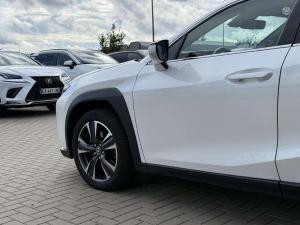 Balts Lexus UX 250h 2021 Viļņa, ar dzinēja tilpumu 1.99 L un nobraukumu 92 tūkst. km par 23000 €, foto 8 vietnē AUTOMOTO.COM.LV