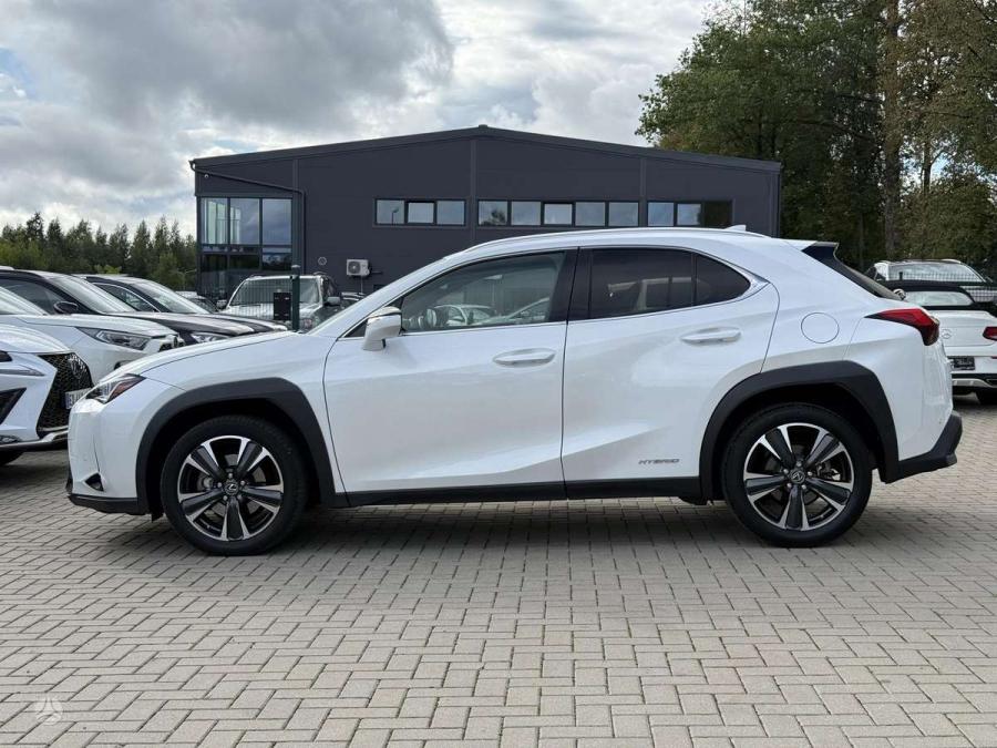 Balts Lexus UX 250h 2021 Viļņa, ar dzinēja tilpumu 1.99 L un nobraukumu 92 tūkst. km par 23000 €, foto 15 vietnē AUTOMOTO.COM.LV