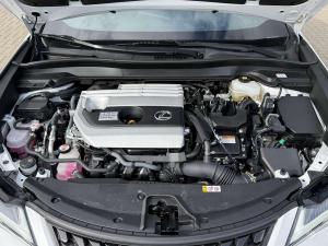 Balts Lexus UX 250h 2021 Viļņa, ar dzinēja tilpumu 1.99 L un nobraukumu 92 tūkst. km par 23000 €, foto 21 vietnē AUTOMOTO.COM.LV