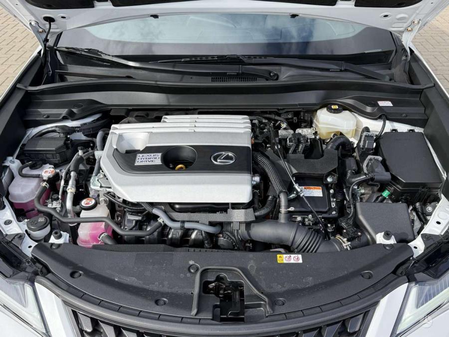Balts Lexus UX 250h 2021 Viļņa, ar dzinēja tilpumu 1.99 L un nobraukumu 92 tūkst. km par 23000 €, foto 21 vietnē AUTOMOTO.COM.LV