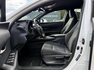 Balts Lexus UX 250h 2021 Viļņa, ar dzinēja tilpumu 1.99 L un nobraukumu 92 tūkst. km par 23000 €, foto 25 vietnē AUTOMOTO.COM.LV