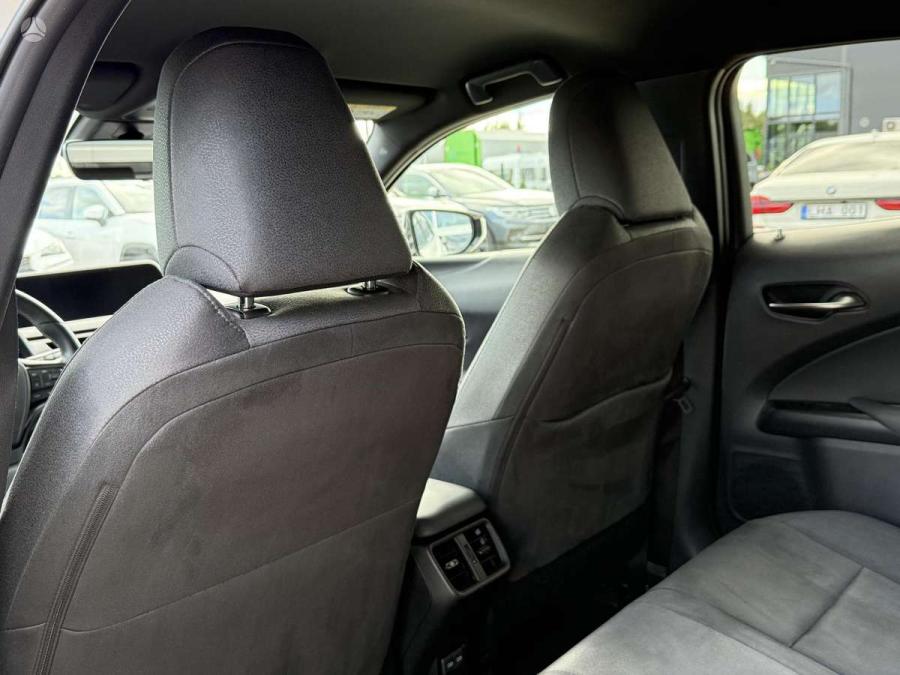 Balts Lexus UX 250h 2021 Viļņa, ar dzinēja tilpumu 1.99 L un nobraukumu 92 tūkst. km par 23000 €, foto 32 vietnē AUTOMOTO.COM.LV