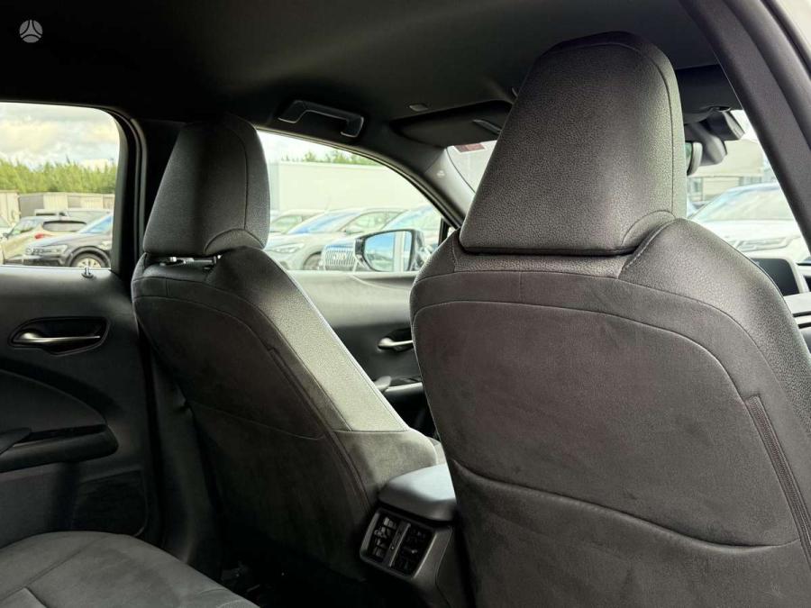 Balts Lexus UX 250h 2021 Viļņa, ar dzinēja tilpumu 1.99 L un nobraukumu 92 tūkst. km par 23000 €, foto 34 vietnē AUTOMOTO.COM.LV