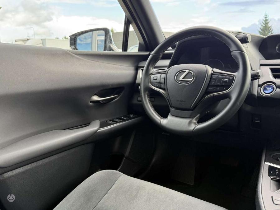 Balts Lexus UX 250h 2021 Viļņa, ar dzinēja tilpumu 1.99 L un nobraukumu 92 tūkst. km par 23000 €, foto 40 vietnē AUTOMOTO.COM.LV