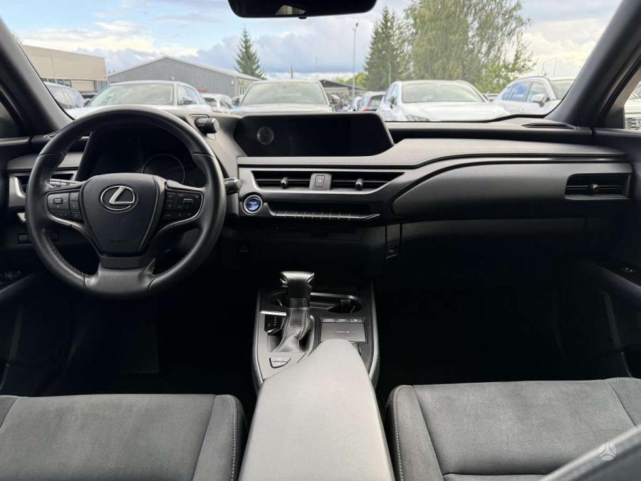 Balts Lexus UX 250h 2021 Viļņa, ar dzinēja tilpumu 1.99 L un nobraukumu 92 tūkst. km par 23000 €, foto 41 vietnē AUTOMOTO.COM.LV