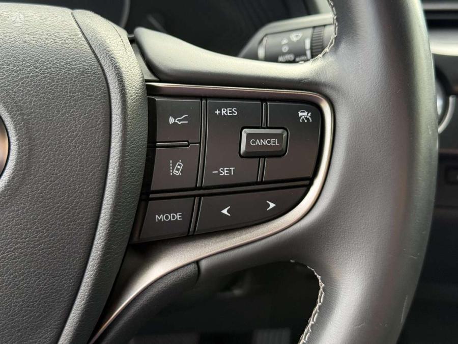 Balts Lexus UX 250h 2021 Viļņa, ar dzinēja tilpumu 1.99 L un nobraukumu 92 tūkst. km par 23000 €, foto 46 vietnē AUTOMOTO.COM.LV