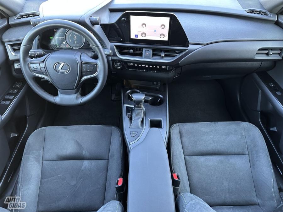 Balts Lexus UX 250h 2022 Avižieniai, ar dzinēja tilpumu 2.00 L un nobraukumu 62 tūkst. km par 27250 €, foto 5 vietnē AUTOMOTO.COM.LV