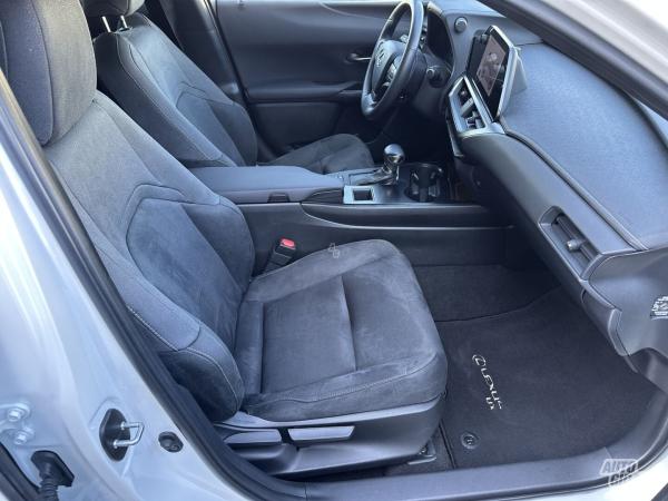 Balts Lexus UX 250h 2022 Avižieniai, ar dzinēja tilpumu 2.00 L un nobraukumu 62 tūkst. km par 27250 €, foto 5 vietnē AUTOMOTO.COM.LV