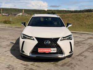 White Lexus UX 250h 2022 in Vilnius, with an engine capacity of 1.99 L and mileage of 104 thousand km for 24300 €, photo 11 on AUTOMOTO.COM.LV