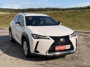 White Lexus UX 250h 2022 in Vilnius, with an engine capacity of 1.99 L and mileage of 104 thousand km for 24300 €, photo 12 on AUTOMOTO.COM.LV