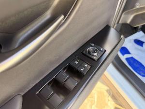 White Lexus UX 250h 2022 in Vilnius, with an engine capacity of 1.99 L and mileage of 104 thousand km for 24300 €, photo 20 on AUTOMOTO.COM.LV
