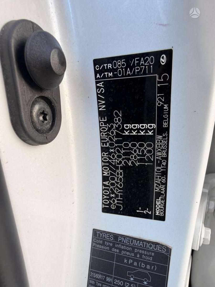 White Lexus UX 250h 2022 in Vilnius, with an engine capacity of 1.99 L and mileage of 104 thousand km for 24300 €, photo 30 on AUTOMOTO.COM.LV