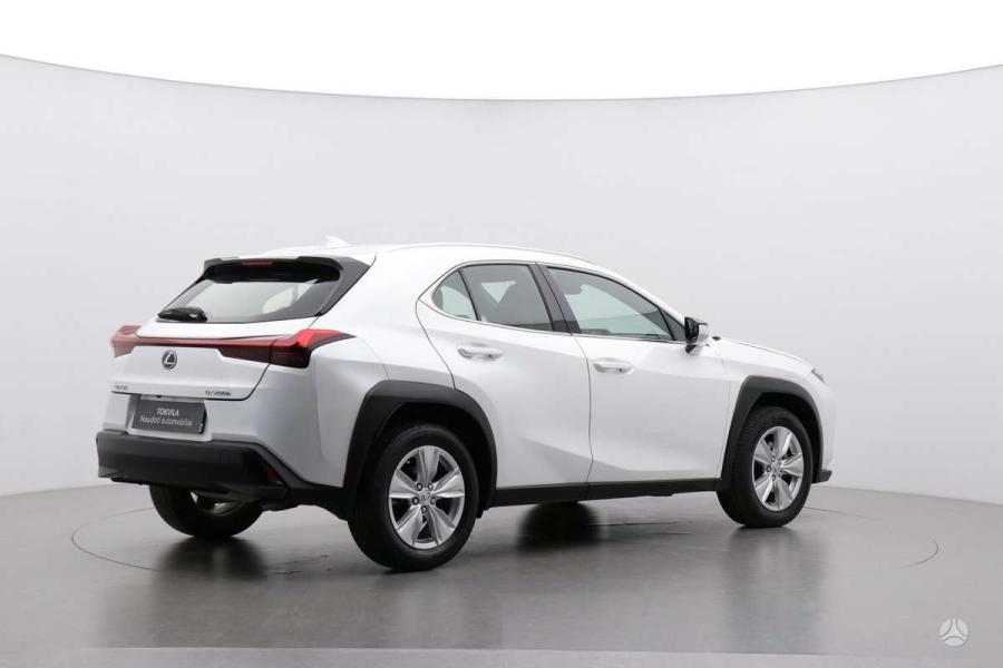Balts Lexus UX 250h 2022 Viļņa, ar dzinēja tilpumu 1.99 L un nobraukumu 44 tūkst. km par 26900 €, foto 3 vietnē AUTOMOTO.COM.LV