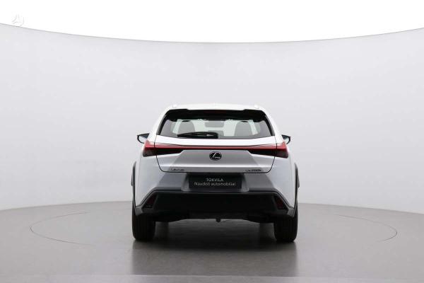 White Lexus UX 250h 2022 in Vilnius, with an engine capacity of 1.99 L and mileage of 44 thousand km for 26900 €, photo 4 on AUTOMOTO.COM.LV