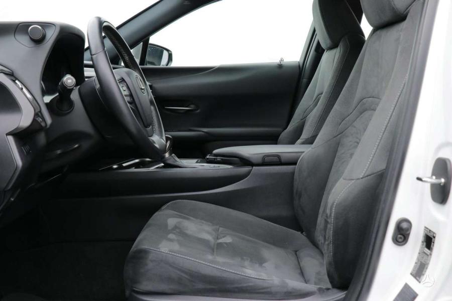 Balts Lexus UX 250h 2022 Viļņa, ar dzinēja tilpumu 1.99 L un nobraukumu 44 tūkst. km par 26900 €, foto 12 vietnē AUTOMOTO.COM.LV