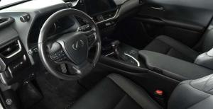 Белый Лексус UX 250h 2022 в Вильнюс, объемом двигателя 1.99 л и пробегом 44 тыс. км за 30500 €, фото 4 на AUTOMOTO.COM.LV