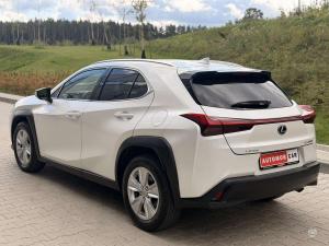 Белый Лексус UX 250h 2022 в Вильнюс, объемом двигателя 1.99 л и пробегом 53 тыс. км за 25900 €, фото 9 на AUTOMOTO.COM.LV