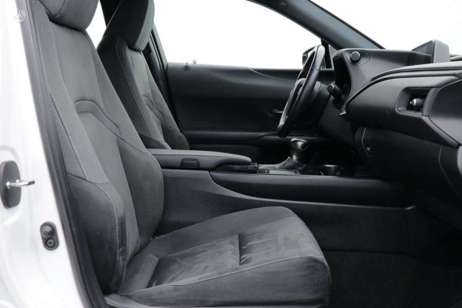Balts Lexus UX 250h 2022 Viļņa, ar dzinēja tilpumu 1.99 L un nobraukumu 44 tūkst. km par 25900 €, foto 9 vietnē AUTOMOTO.COM.LV