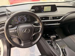 Balts Lexus UX 250h 2022 Viļņa, ar dzinēja tilpumu 1.99 L un nobraukumu 53 tūkst. km par 26500 €, foto 27 vietnē AUTOMOTO.COM.LV