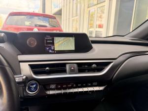 Balts Lexus UX 250h 2022 Viļņa, ar dzinēja tilpumu 1.99 L un nobraukumu 53 tūkst. km par 26500 €, foto 30 vietnē AUTOMOTO.COM.LV