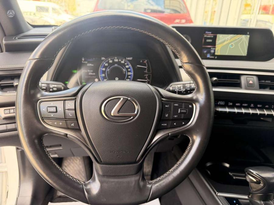 Balts Lexus UX 250h 2022 Viļņa, ar dzinēja tilpumu 1.99 L un nobraukumu 53 tūkst. km par 26500 €, foto 31 vietnē AUTOMOTO.COM.LV