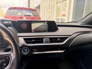 Balts Lexus UX 250h 2022 Viļņa, ar dzinēja tilpumu 1.99 L un nobraukumu 53 tūkst. km par 26500 €, foto 33 vietnē AUTOMOTO.COM.LV