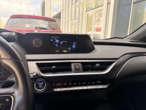 Balts Lexus UX 250h 2022 Viļņa, ar dzinēja tilpumu 1.99 L un nobraukumu 53 tūkst. km par 26500 €, foto 35 vietnē AUTOMOTO.COM.LV