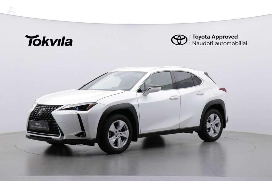 White Lexus UX 250h 2023 in Vilnius, with an engine capacity of 1.99 L and mileage of 36 thousand km for 27900 €, photo 1 on AUTOMOTO.COM.LV