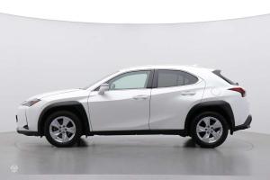 White Lexus UX 250h 2023 in Vilnius, with an engine capacity of 1.99 L and mileage of 36 thousand km for 27900 €, photo 3 on AUTOMOTO.COM.LV
