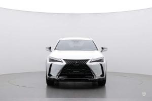 White Lexus UX 250h 2023 in Vilnius, with an engine capacity of 1.99 L and mileage of 36 thousand km for 27900 €, photo 5 on AUTOMOTO.COM.LV