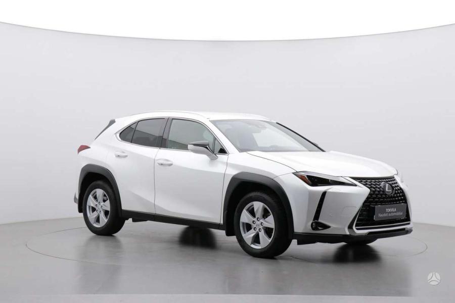 White Lexus UX 250h 2023 in Vilnius, with an engine capacity of 1.99 L and mileage of 36 thousand km for 27900 €, photo 18 on AUTOMOTO.COM.LV