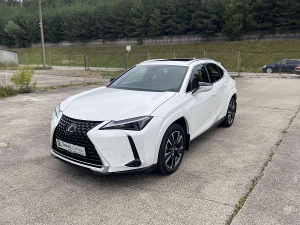 Balts Lexus UX 250h 2023 Viļņa, ar dzinēja tilpumu 1.99 L un nobraukumu 17 tūkst. km par 31500 €, foto 2 vietnē AUTOMOTO.COM.LV