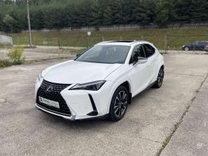 Белый Лексус UX 250h 2023 в Вильнюс, объемом двигателя 1.99 л и пробегом 17 тыс. км за 31500 €, фото 3 на AUTOMOTO.COM.LV
