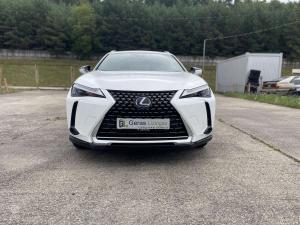 Белый Лексус UX 250h 2023 в Вильнюс, объемом двигателя 1.99 л и пробегом 17 тыс. км за 31500 €, фото 4 на AUTOMOTO.COM.LV