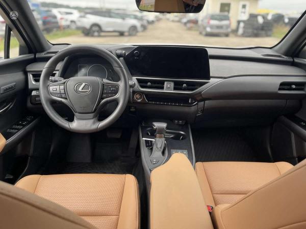 Balts Lexus UX 250h 2023 Viļņa, ar dzinēja tilpumu 1.99 L un nobraukumu 17 tūkst. km par 31500 €, foto 8 vietnē AUTOMOTO.COM.LV