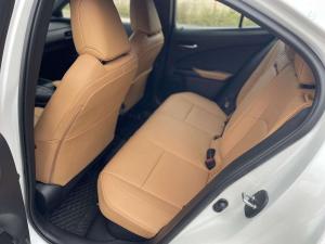 Белый Лексус UX 250h 2023 в Вильнюс, объемом двигателя 1.99 л и пробегом 17 тыс. км за 31500 €, фото 11 на AUTOMOTO.COM.LV