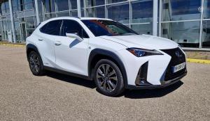 White Lexus UX 250h 2020 in Vilnius, with an engine capacity of 2.00 L and mileage of 230 thousand km for 18600 €, photo 3 on AUTOMOTO.COM.LV