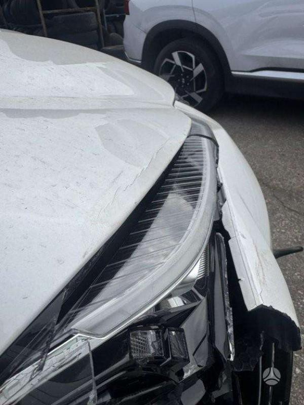 Balts Lexus UX 250h 2020 Viļņa, ar dzinēja tilpumu 2.00 L un nobraukumu 99 tūkst. km par 16300 €, foto 8 vietnē AUTOMOTO.COM.LV