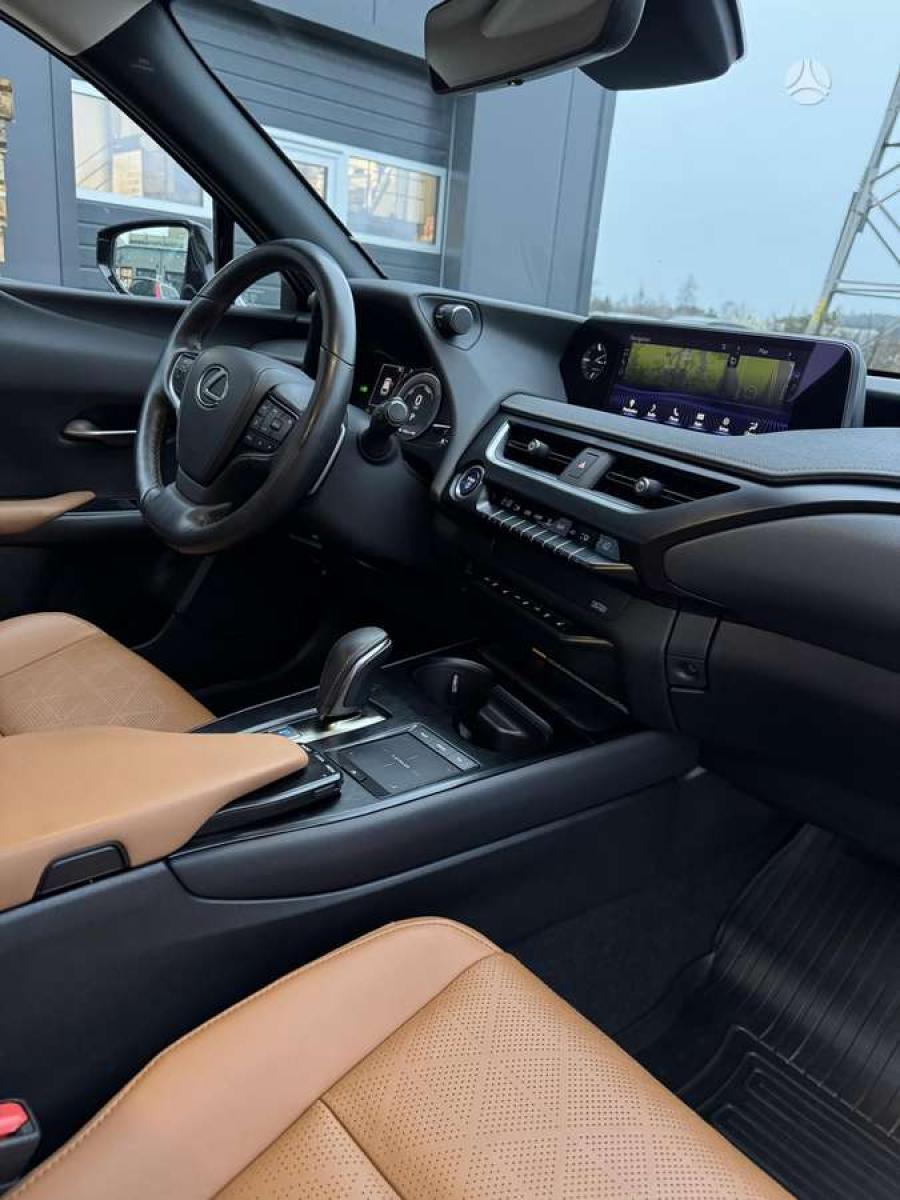 Melns Lexus UX 300e 2022 Viļņa, ar dzinēja tilpumu 0.00 L un nobraukumu 65 tūkst. km par 23600 €, foto 8 vietnē AUTOMOTO.COM.LV