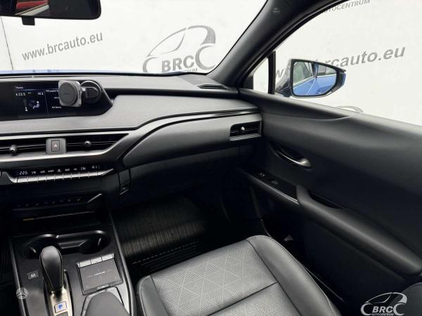 Zils Lexus UX 300e 2022 Klaipėda, ar dzinēja tilpumu 0.00 L un nobraukumu 34 tūkst. km par 24900 €, foto 6 vietnē AUTOMOTO.COM.LV
