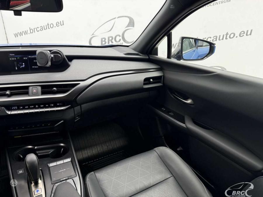 Zils Lexus UX 300e 2022 Klaipėda, ar dzinēja tilpumu 0.00 L un nobraukumu 34 tūkst. km par 24900 €, foto 7 vietnē AUTOMOTO.COM.LV