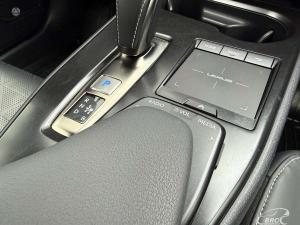 Zils Lexus UX 300e 2022 Klaipėda, ar dzinēja tilpumu 0.00 L un nobraukumu 34 tūkst. km par 24900 €, foto 32 vietnē AUTOMOTO.COM.LV
