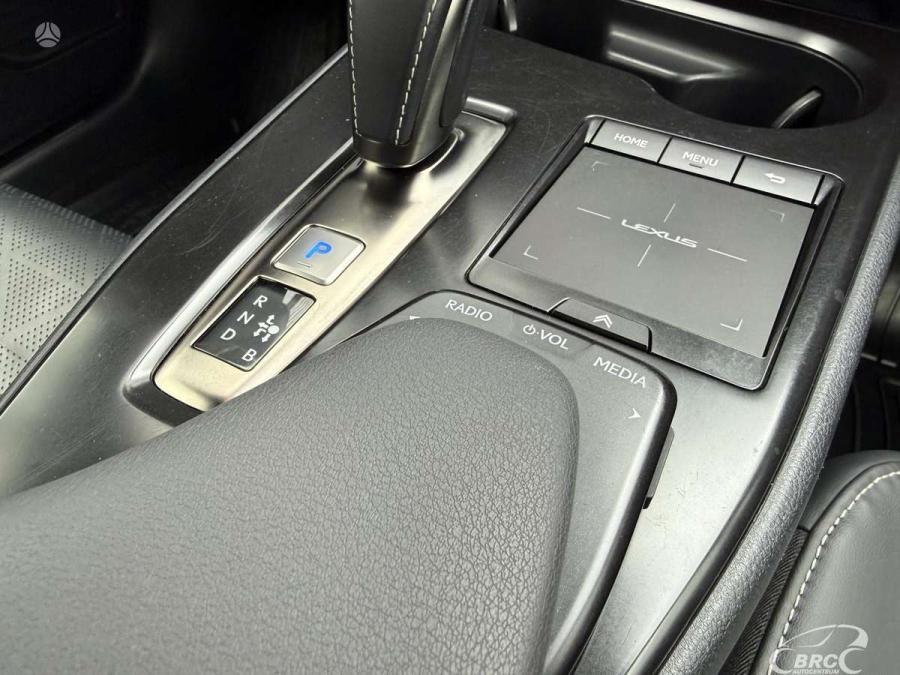 Zils Lexus UX 300e 2022 Klaipėda, ar dzinēja tilpumu 0.00 L un nobraukumu 34 tūkst. km par 24900 €, foto 32 vietnē AUTOMOTO.COM.LV