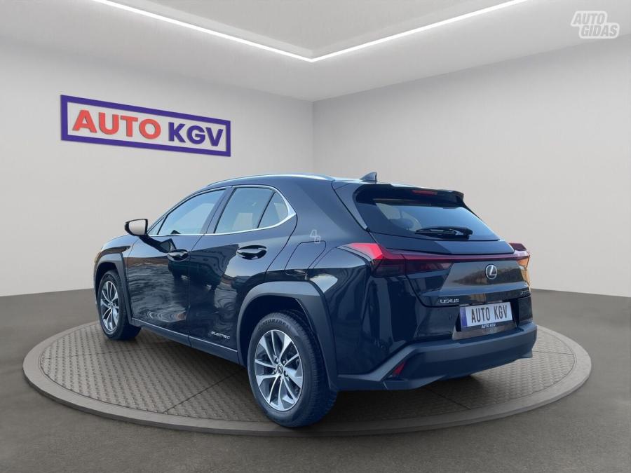 Lexus UX 300e 2022 in Vilnius, with an engine capacity of 0.00 L and mileage of 65 thousand km for 24999 €, photo 3 on AUTOMOTO.COM.LV