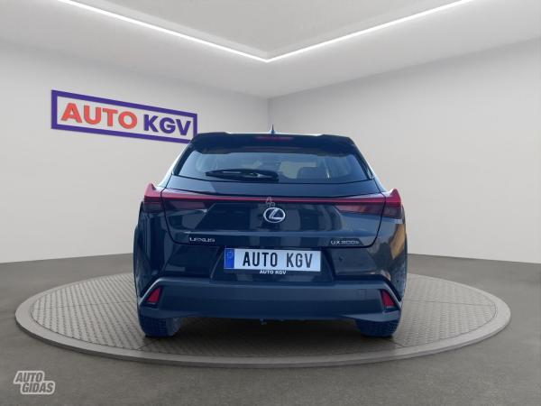 Lexus UX 300e 2022 in Vilnius, with an engine capacity of 0.00 L and mileage of 65 thousand km for 24999 €, photo 4 on AUTOMOTO.COM.LV