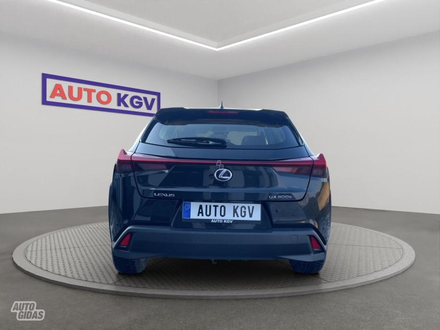 Lexus UX 300e 2022 in Vilnius, with an engine capacity of 0.00 L and mileage of 65 thousand km for 24999 €, photo 4 on AUTOMOTO.COM.LV