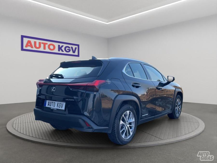 Lexus UX 300e 2022 in Vilnius, with an engine capacity of 0.00 L and mileage of 65 thousand km for 24999 €, photo 5 on AUTOMOTO.COM.LV